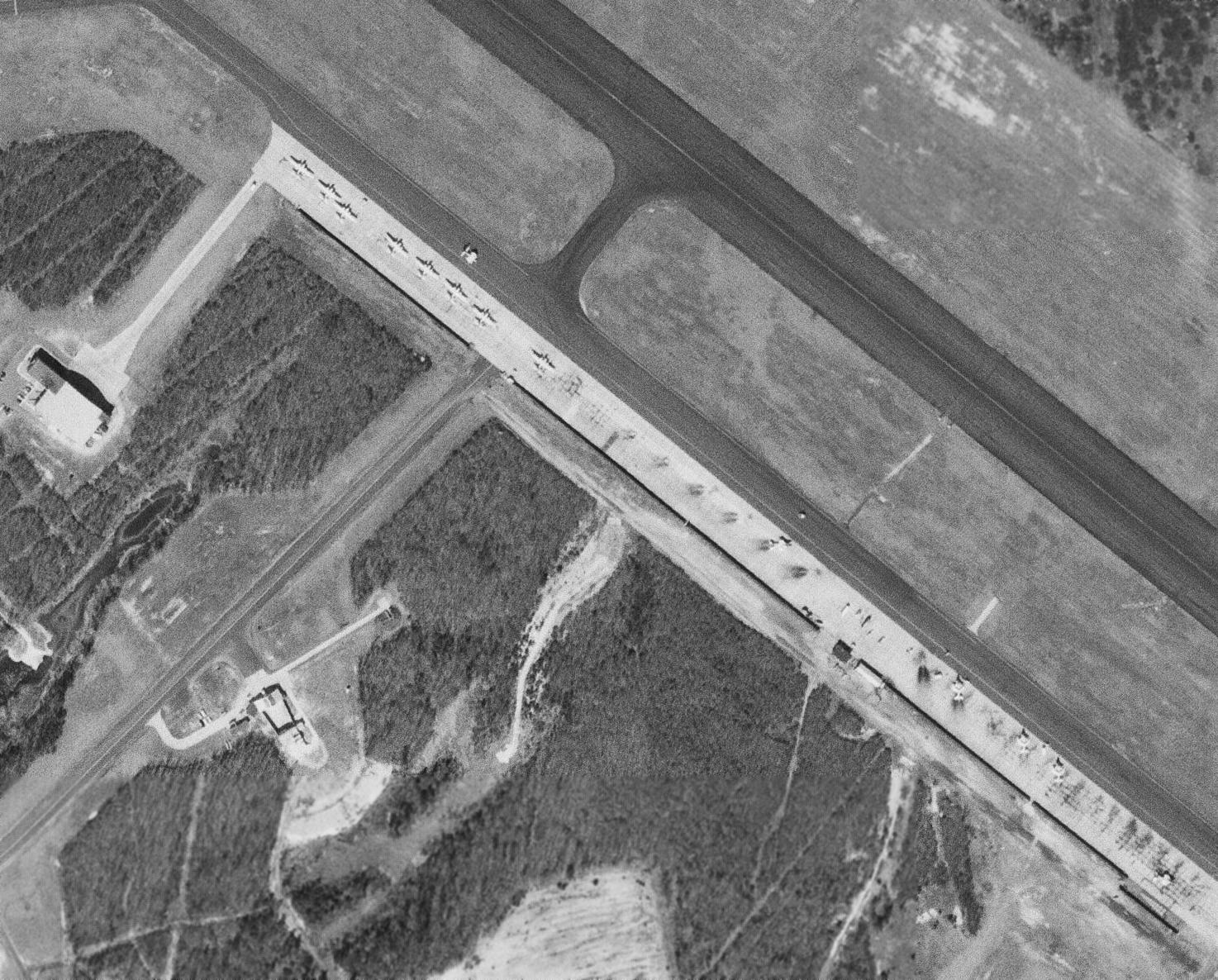 Abandoned & Little-Known Airfields: New York, Eastern Suffolk County